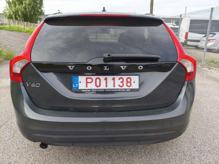 Pelēks Volvo V60 2013 Viļņa, ar dzinēja tilpumu 2.00 L un nobraukumu 278 tūkst. km par 5700 €, foto 8 vietnē AUTOMOTO.COM.LV