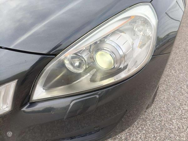 Grey Volvo V60 2013 in Vilnius, with an engine capacity of 2.00 L and mileage of 278 thousand km for 5700 €, photo 10 on AUTOMOTO.COM.LV
