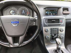 Pelēks Volvo V60 2013 Viļņa, ar dzinēja tilpumu 2.00 L un nobraukumu 278 tūkst. km par 5700 €, foto 17 vietnē AUTOMOTO.COM.LV
