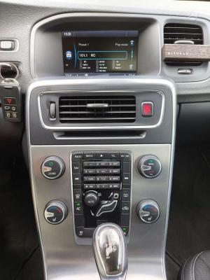 Pelēks Volvo V60 2013 Viļņa, ar dzinēja tilpumu 2.00 L un nobraukumu 278 tūkst. km par 5700 €, foto 18 vietnē AUTOMOTO.COM.LV