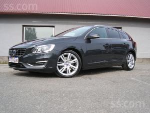 Grey Volvo V60 2013 in Riga, with an engine capacity of 2.40 L and mileage of 0 thousand km for 8350 €, photo 3 on AUTOMOTO.COM.LV