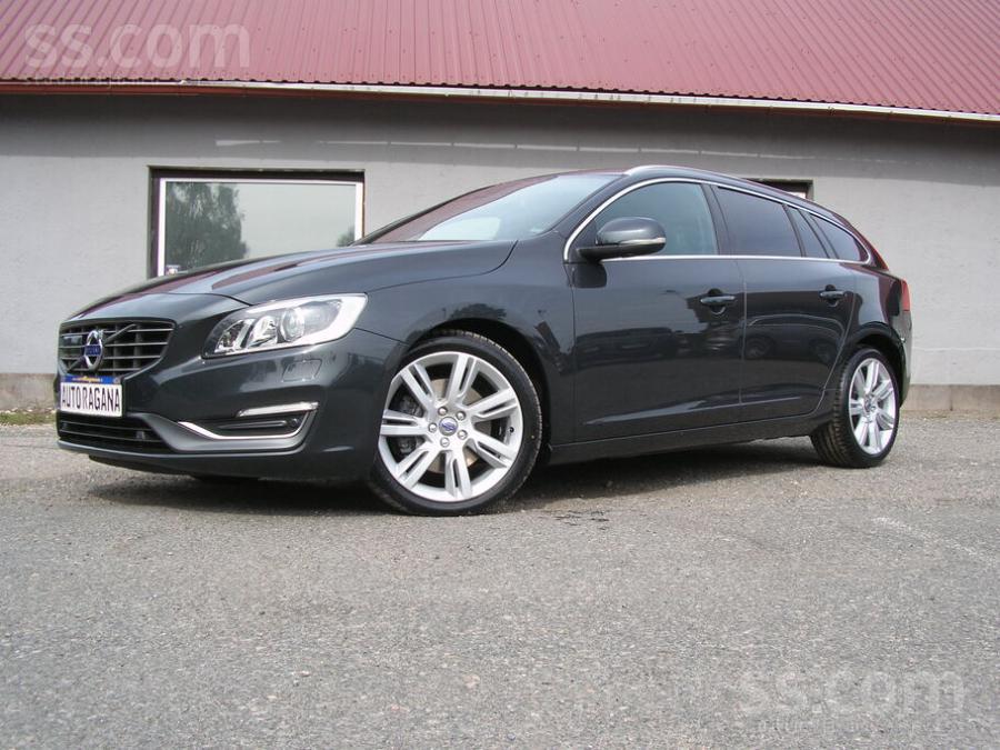 Grey Volvo V60 2013 in Riga, with an engine capacity of 2.40 L and mileage of 0 thousand km for 8350 €, photo 3 on AUTOMOTO.COM.LV