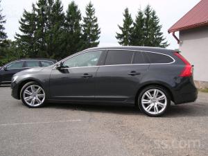 Grey Volvo V60 2013 in Riga, with an engine capacity of 2.40 L and mileage of 0 thousand km for 8350 €, photo 5 on AUTOMOTO.COM.LV