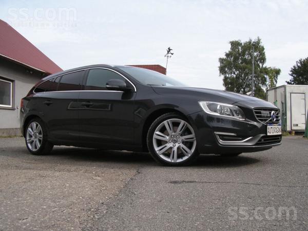 Grey Volvo V60 2013 in Riga, with an engine capacity of 2.40 L and mileage of 0 thousand km for 8350 €, photo 1 on AUTOMOTO.COM.LV