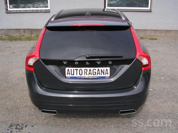 Grey Volvo V60 2013 in Riga, with an engine capacity of 2.40 L and mileage of 0 thousand km for 8350 €, photo 7 on AUTOMOTO.COM.LV