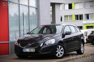 Pelēks Volvo V60 2013 Rīga, ar dzinēja tilpumu 2.00 L un nobraukumu 238 tūkst. km par 5495 €, foto  vietnē AUTOMOTO.COM.LV