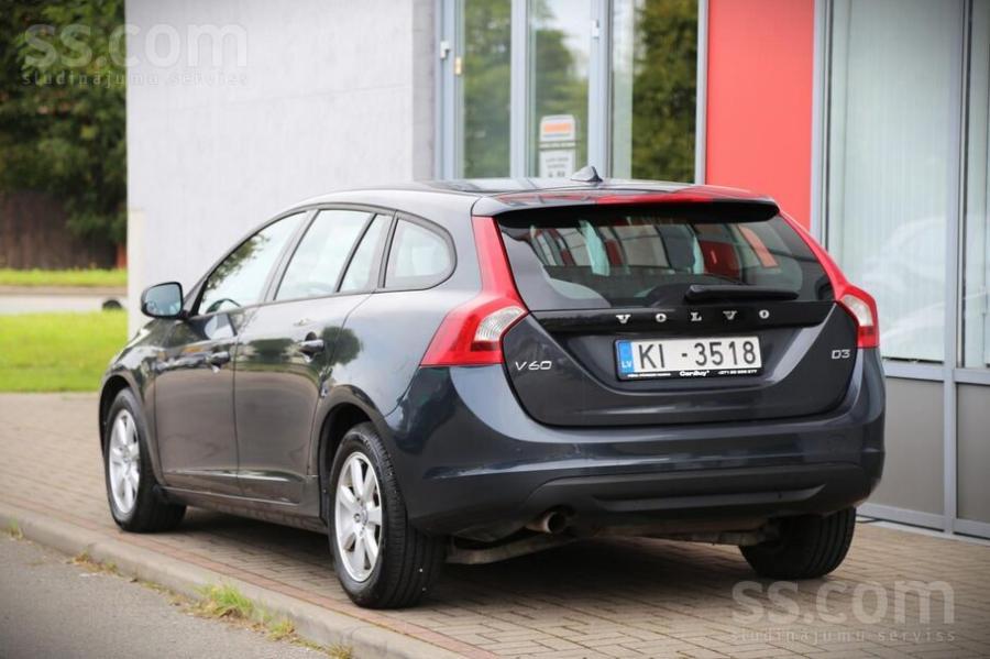 Pelēks Volvo V60 2013 Rīga, ar dzinēja tilpumu 2.00 L un nobraukumu 238 tūkst. km par 5495 €, foto 6 vietnē AUTOMOTO.COM.LV