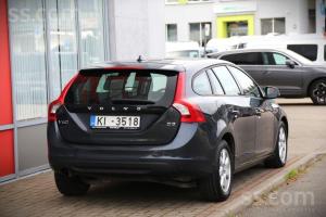 Pelēks Volvo V60 2013 Rīga, ar dzinēja tilpumu 2.00 L un nobraukumu 238 tūkst. km par 5495 €, foto 7 vietnē AUTOMOTO.COM.LV
