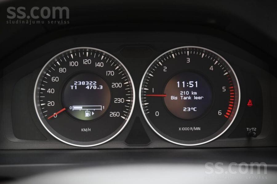Pelēks Volvo V60 2013 Rīga, ar dzinēja tilpumu 2.00 L un nobraukumu 238 tūkst. km par 5495 €, foto 9 vietnē AUTOMOTO.COM.LV