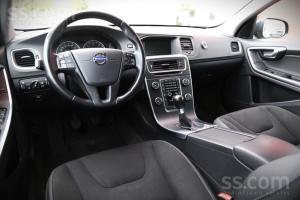 Pelēks Volvo V60 2013 Rīga, ar dzinēja tilpumu 2.00 L un nobraukumu 238 tūkst. km par 5495 €, foto 10 vietnē AUTOMOTO.COM.LV