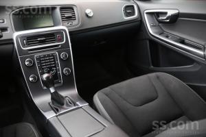 Pelēks Volvo V60 2013 Rīga, ar dzinēja tilpumu 2.00 L un nobraukumu 238 tūkst. km par 5495 €, foto 11 vietnē AUTOMOTO.COM.LV
