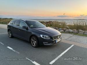Pelēks Volvo V60 2013 Tallina, ar dzinēja tilpumu 2.00 L un nobraukumu 247 tūkst. km par 6800 €, foto  vietnē AUTOMOTO.COM.LV