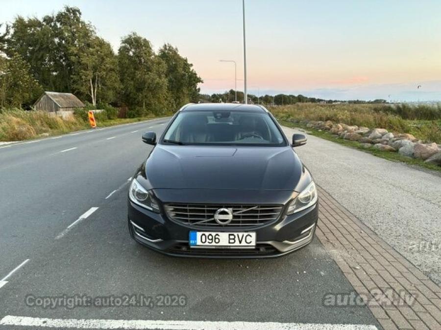 Pelēks Volvo V60 2013 Tallina, ar dzinēja tilpumu 2.00 L un nobraukumu 247 tūkst. km par 6800 €, foto 3 vietnē AUTOMOTO.COM.LV