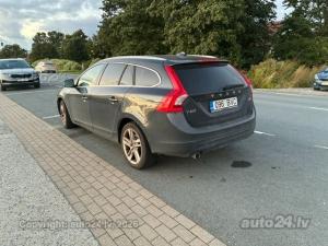 Pelēks Volvo V60 2013 Tallina, ar dzinēja tilpumu 2.00 L un nobraukumu 247 tūkst. km par 6800 €, foto 6 vietnē AUTOMOTO.COM.LV