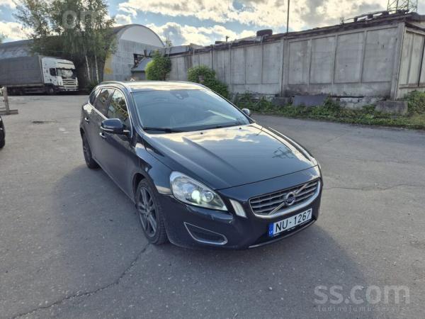 Серый Вольво B60 2013 в Рига, объемом двигателя 2.40 л и пробегом 298 тыс. км за 4990 €, фото 3 на AUTOMOTO.COM.LV