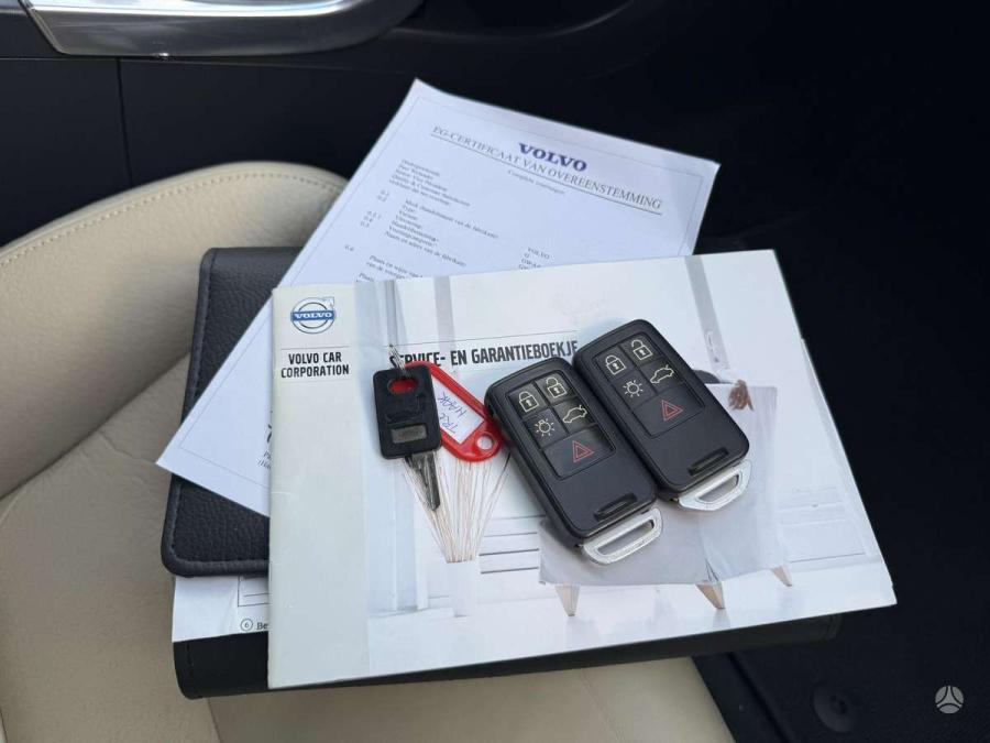 Pelēks Volvo V60 2013 Alīta, ar dzinēja tilpumu 2.40 L un nobraukumu 278 tūkst. km par 5999 €, foto 15 vietnē AUTOMOTO.COM.LV