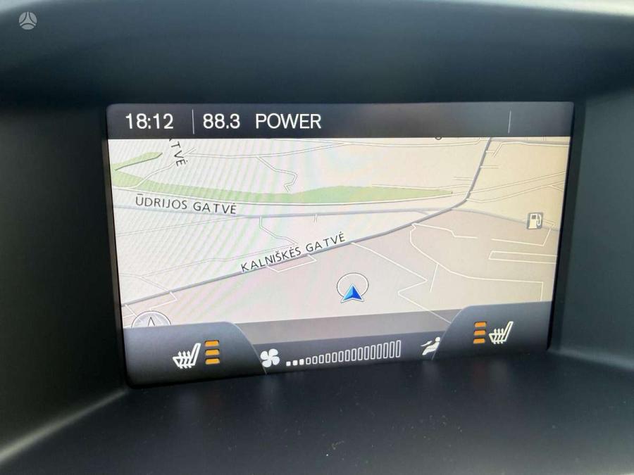 Pelēks Volvo V60 2013 Alīta, ar dzinēja tilpumu 2.40 L un nobraukumu 278 tūkst. km par 5999 €, foto 17 vietnē AUTOMOTO.COM.LV