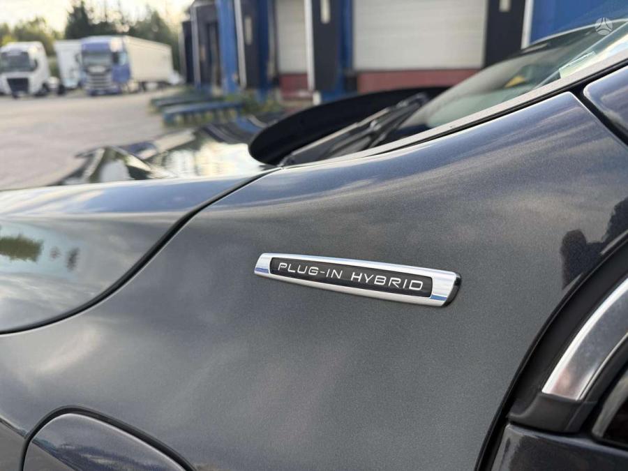 Pelēks Volvo V60 2013 Alīta, ar dzinēja tilpumu 2.40 L un nobraukumu 278 tūkst. km par 5999 €, foto 22 vietnē AUTOMOTO.COM.LV