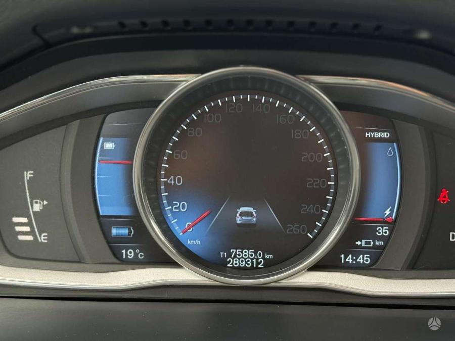 Pelēks Volvo V60 2013 Kauņa, ar dzinēja tilpumu 2.40 L un nobraukumu 289 tūkst. km par 5750 €, foto 15 vietnē AUTOMOTO.COM.LV