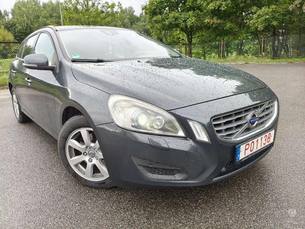 Pelēks Volvo V60 2013 Viļņa, ar dzinēja tilpumu 2.00 L un nobraukumu 278 tūkst. km par 5500 €, foto 3 vietnē AUTOMOTO.COM.LV