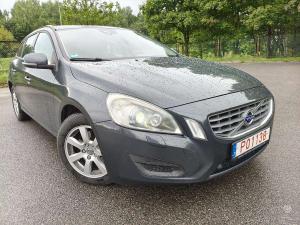 Grey Volvo V60 2013 in Vilnius, with an engine capacity of 2.00 L and mileage of 278 thousand km for 5500 €, photo 3 on AUTOMOTO.COM.LV