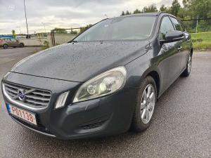 Grey Volvo V60 2013 in Vilnius, with an engine capacity of 2.00 L and mileage of 278 thousand km for 5500 €, photo 4 on AUTOMOTO.COM.LV