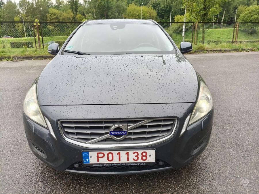 Grey Volvo V60 2013 in Vilnius, with an engine capacity of 2.00 L and mileage of 278 thousand km for 5500 €, photo 5 on AUTOMOTO.COM.LV