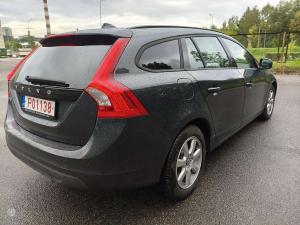 Grey Volvo V60 2013 in Vilnius, with an engine capacity of 2.00 L and mileage of 278 thousand km for 5500 €, photo 9 on AUTOMOTO.COM.LV