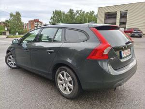 Grey Volvo V60 2013 in Vilnius, with an engine capacity of 2.00 L and mileage of 278 thousand km for 5500 €, photo 10 on AUTOMOTO.COM.LV
