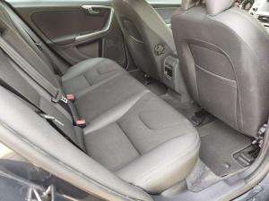 Grey Volvo V60 2013 in Vilnius, with an engine capacity of 2.00 L and mileage of 278 thousand km for 5500 €, photo 14 on AUTOMOTO.COM.LV