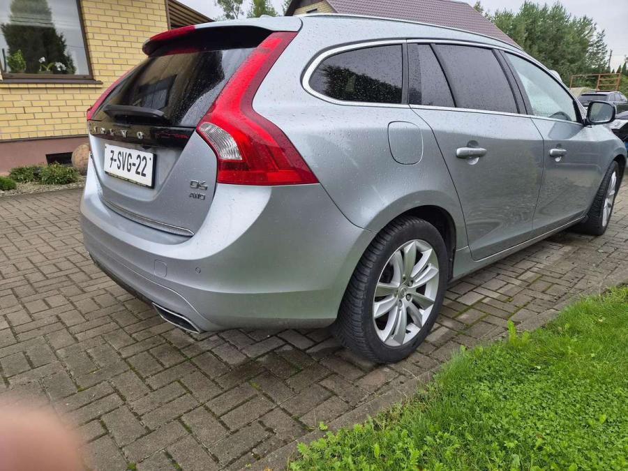 Grey Volvo V60 2013 in Kaunas, with an engine capacity of 2.40 L and mileage of 334 thousand km for 5900 €, photo 7 on AUTOMOTO.COM.LV