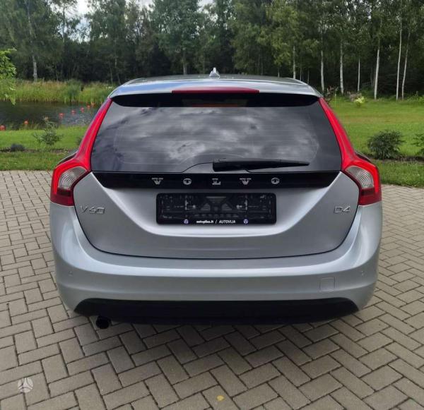 Pelēks Volvo V60 2013 Utena, ar dzinēja tilpumu 2.00 L un nobraukumu 265 tūkst. km par 5990 €, foto 10 vietnē AUTOMOTO.COM.LV