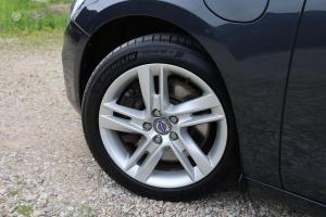 Grey Volvo V60 2013 in Alytus, with an engine capacity of 2.40 L and mileage of 289 thousand km for 5950 €, photo 32 on AUTOMOTO.COM.LV