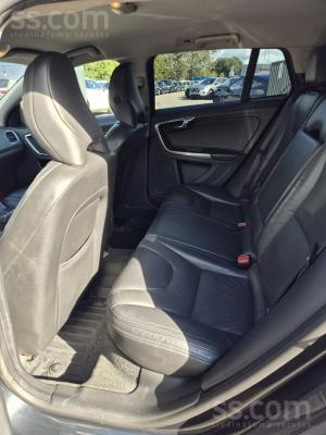 Grey Volvo V60 2013 in Riga, with an engine capacity of 2.40 L and mileage of 298 thousand km for 4990 €, photo 10 on AUTOMOTO.COM.LV