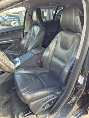 Grey Volvo V60 2013 in Riga, with an engine capacity of 2.40 L and mileage of 298 thousand km for 4990 €, photo 12 on AUTOMOTO.COM.LV