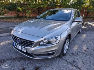 Pelēks Volvo V60 2013 Šauļi, ar dzinēja tilpumu 1.60 L un nobraukumu 357 tūkst. km par 4900 €, foto  vietnē AUTOMOTO.COM.LV