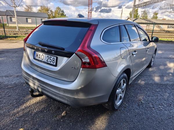 Grey Volvo V60 2013 in Siauliai, with an engine capacity of 1.60 L and mileage of 357 thousand km for 4900 €, photo 5 on AUTOMOTO.COM.LV