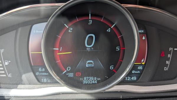 Pelēks Volvo V60 2013 Klaipėda, ar dzinēja tilpumu 2.40 L un nobraukumu 393 tūkst. km par 4400 €, foto 9 vietnē AUTOMOTO.COM.LV