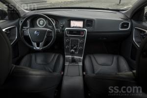 Grey Volvo V60 2013 in Jelgava, with an engine capacity of 2.00 L and mileage of 0 thousand km for 5650 €, photo 7 on AUTOMOTO.COM.LV