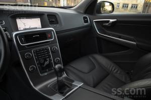 Grey Volvo V60 2013 in Jelgava, with an engine capacity of 2.00 L and mileage of 0 thousand km for 5650 €, photo 10 on AUTOMOTO.COM.LV