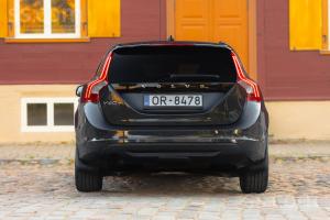 Grey Volvo V60 2013 in Jelgava, with an engine capacity of 2.00 L and mileage of 0 thousand km for 5650 €, photo 14 on AUTOMOTO.COM.LV