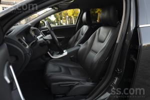 Grey Volvo V60 2013 in Jelgava, with an engine capacity of 2.00 L and mileage of 0 thousand km for 5650 €, photo 17 on AUTOMOTO.COM.LV