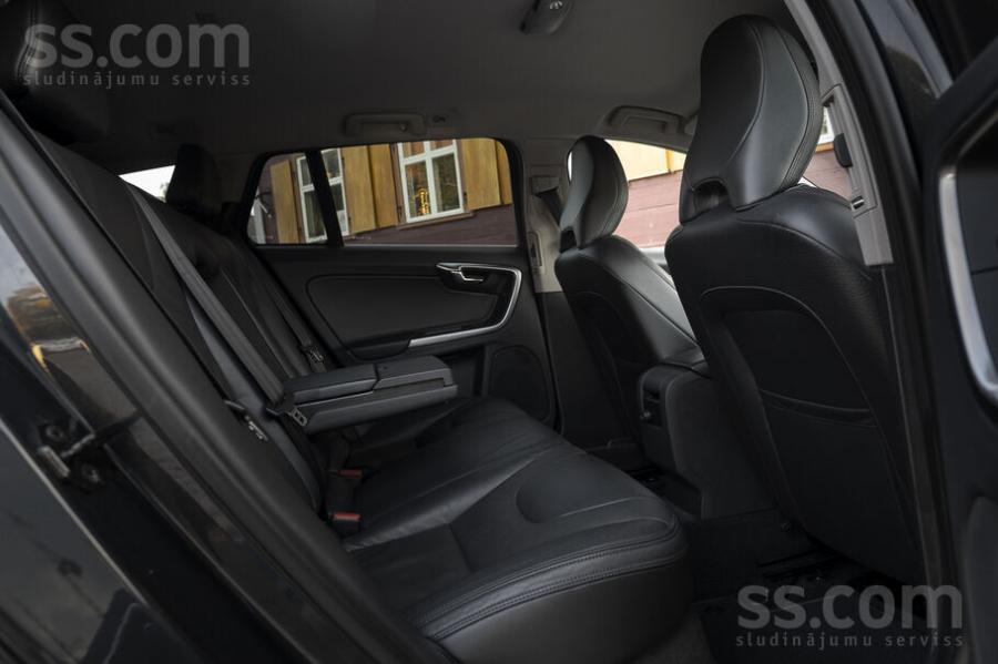 Grey Volvo V60 2013 in Jelgava, with an engine capacity of 2.00 L and mileage of 0 thousand km for 5650 €, photo 19 on AUTOMOTO.COM.LV