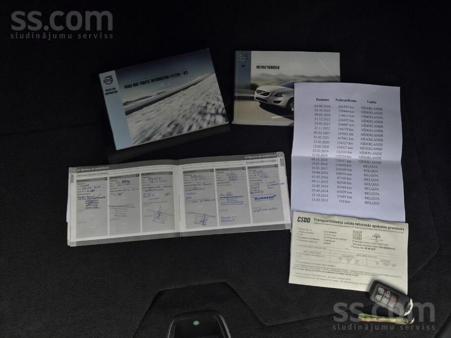 Grey Volvo V60 2013 in Jelgava, with an engine capacity of 2.00 L and mileage of 0 thousand km for 5650 €, photo 21 on AUTOMOTO.COM.LV