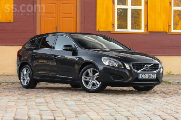 Pelēks Volvo V60 2013 Jelgava, ar dzinēja tilpumu 2.00 L un nobraukumu 0 tūkst. km par 5650 €, foto 1 vietnē AUTOMOTO.COM.LV