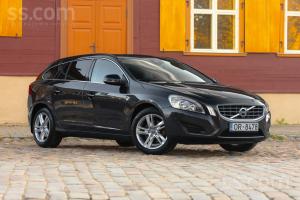 Grey Volvo V60 2013 in Jelgava, with an engine capacity of 2.00 L and mileage of 0 thousand km for 5650 €, photo 1 on AUTOMOTO.COM.LV