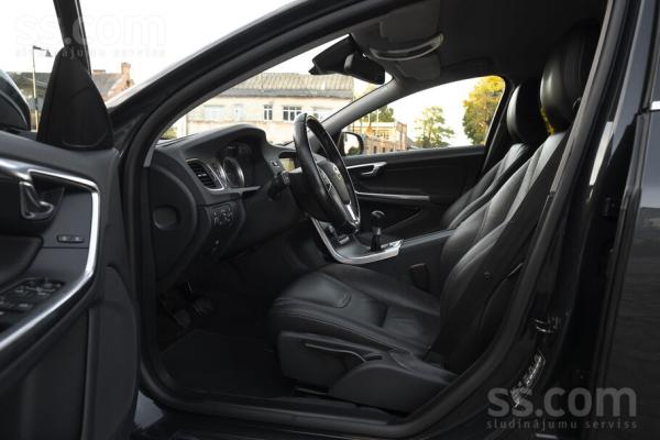 Pelēks Volvo V60 2013 Jelgava, ar dzinēja tilpumu 2.00 L un nobraukumu 0 tūkst. km par 5650 €, foto 6 vietnē AUTOMOTO.COM.LV