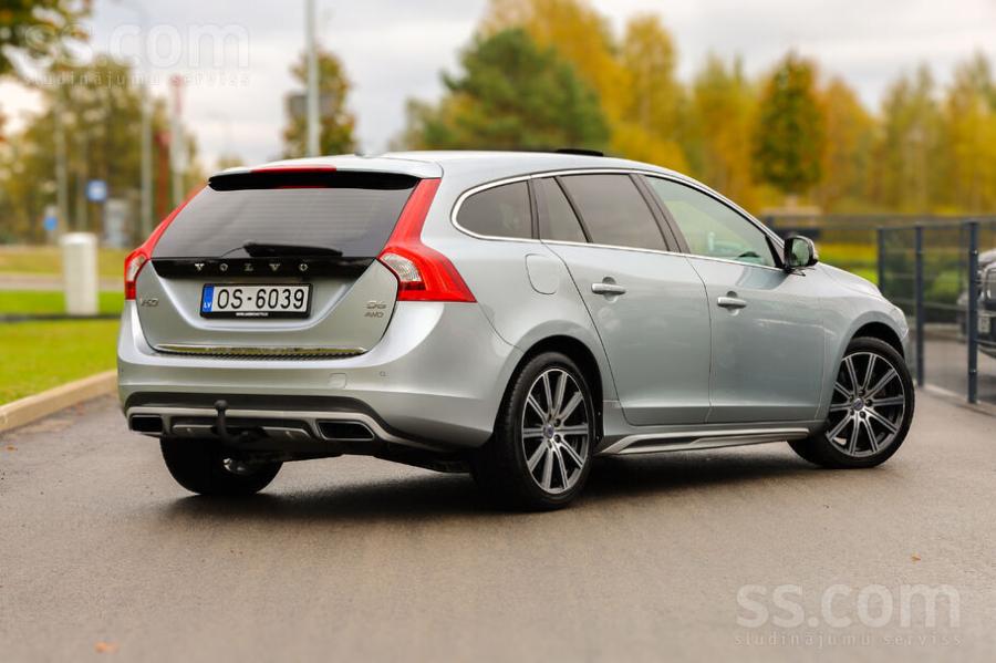 Grey Volvo V60 2013 in Jelgava, with an engine capacity of 2.40 L and mileage of 224 thousand km for 9250 €, photo 5 on AUTOMOTO.COM.LV