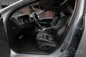 Grey Volvo V60 2013 in Jelgava, with an engine capacity of 2.40 L and mileage of 224 thousand km for 9250 €, photo 8 on AUTOMOTO.COM.LV