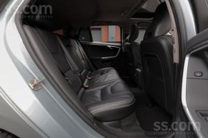 Grey Volvo V60 2013 in Jelgava, with an engine capacity of 2.40 L and mileage of 224 thousand km for 9250 €, photo 10 on AUTOMOTO.COM.LV